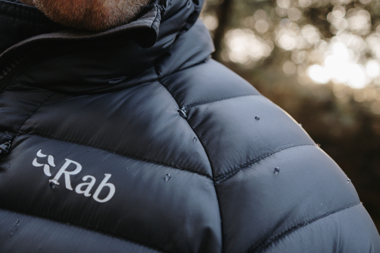 Rab donsjack met een extraatje, dankzij het Rab Service Centre ...